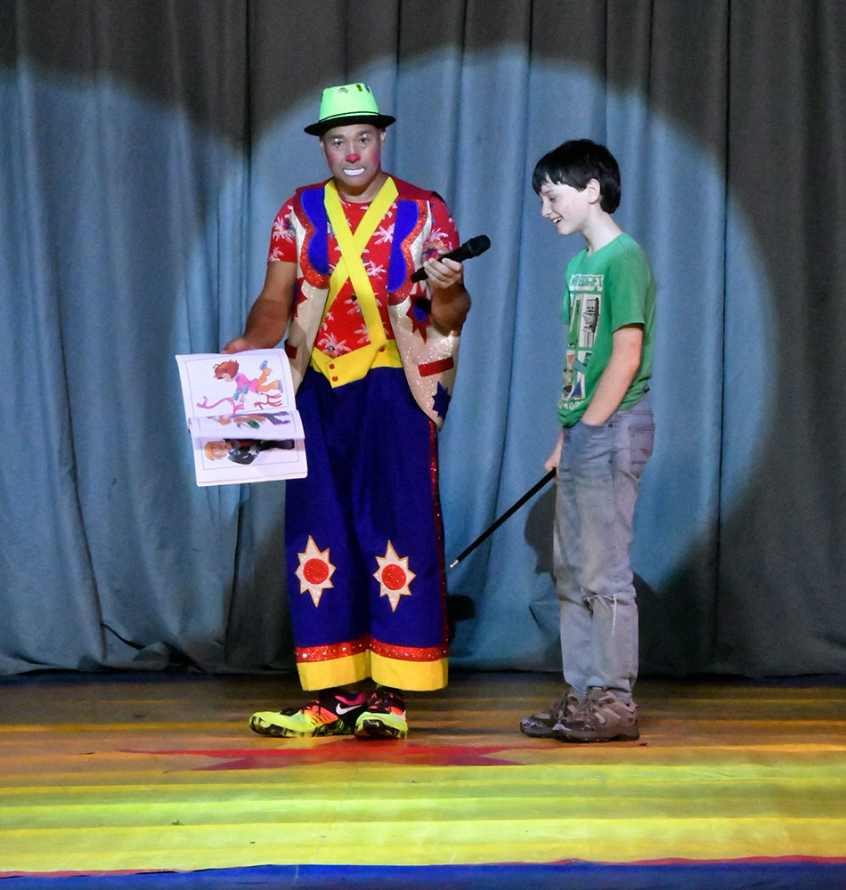‘Big top’ entertainers perform in Taber Park • SSentinel.com